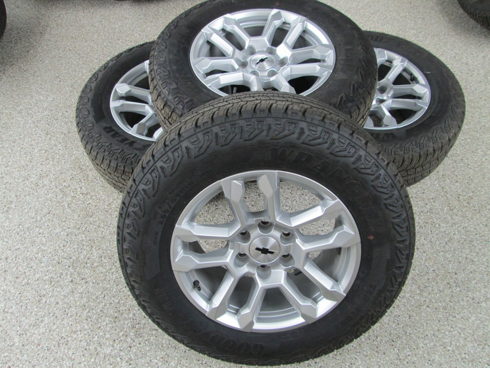 18" Chevy 1500 Silverado Wheels Rims Tires
