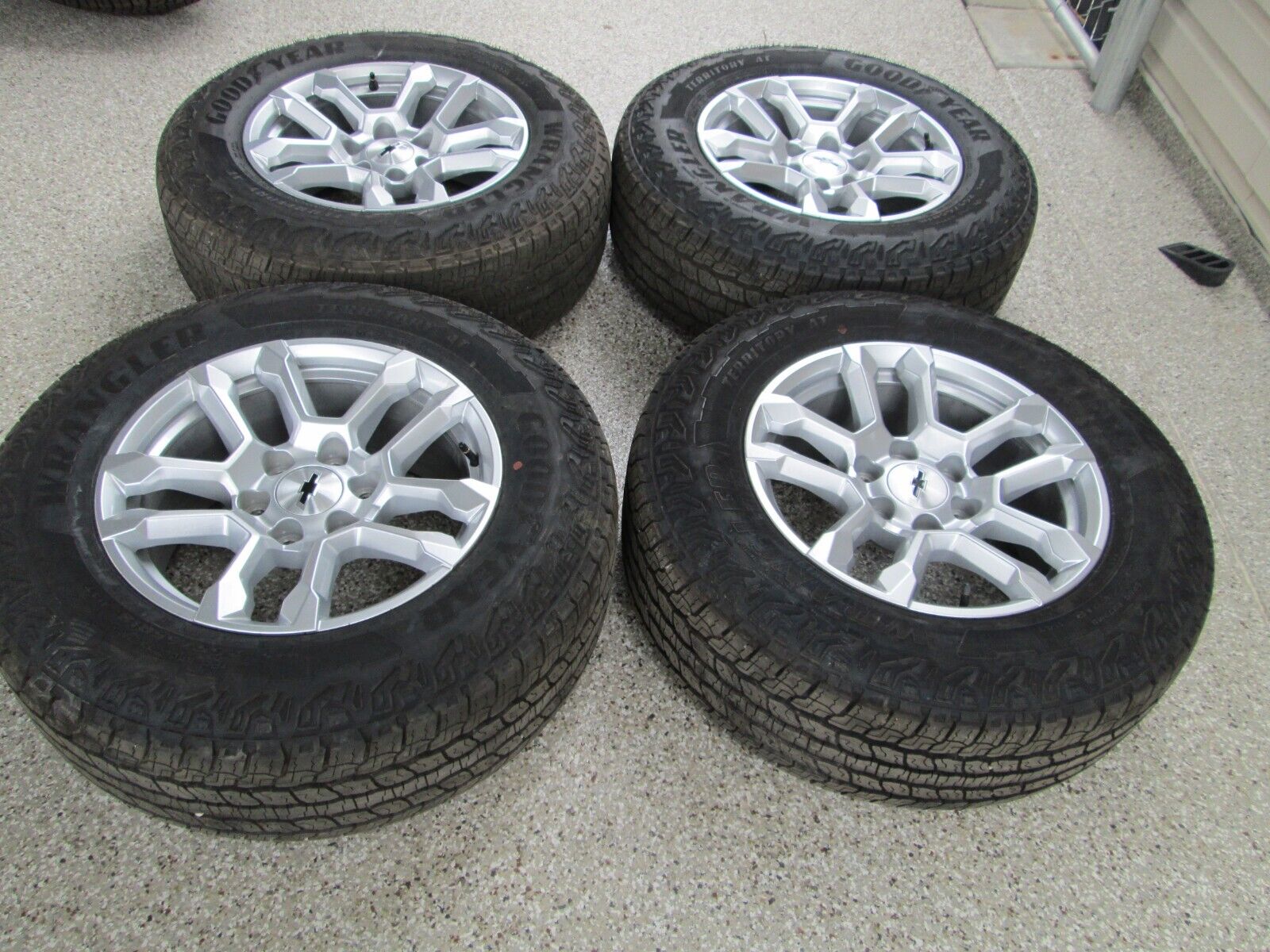 18" Chevy 1500 Silverado Wheels Rims Tires