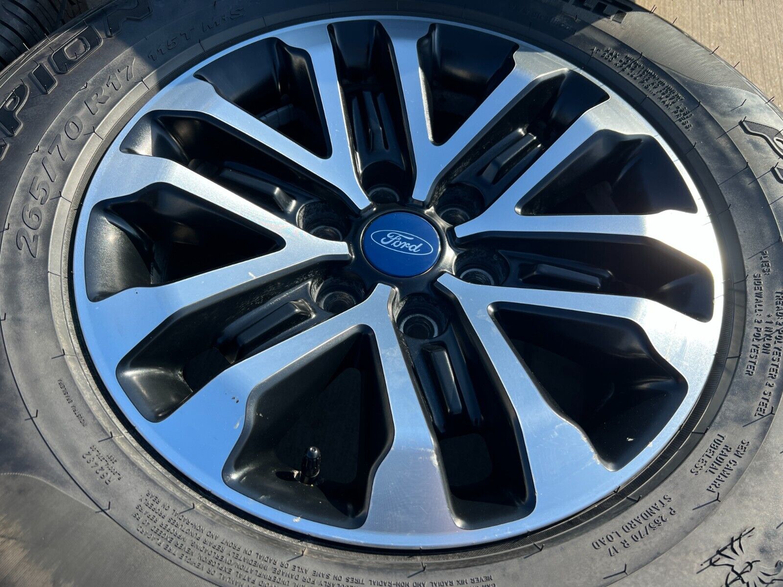 Ford F-150 Raptor OEM rims wheels tires | TRUCKBED MARKET