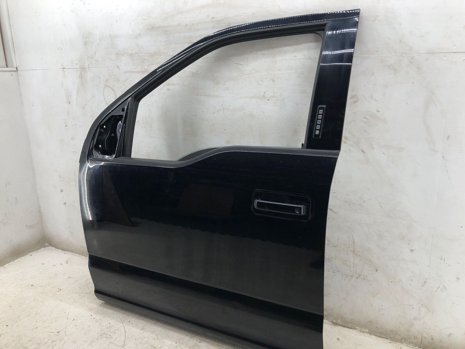 2017-2020 Ford F250 F350 Front Left Door Shell