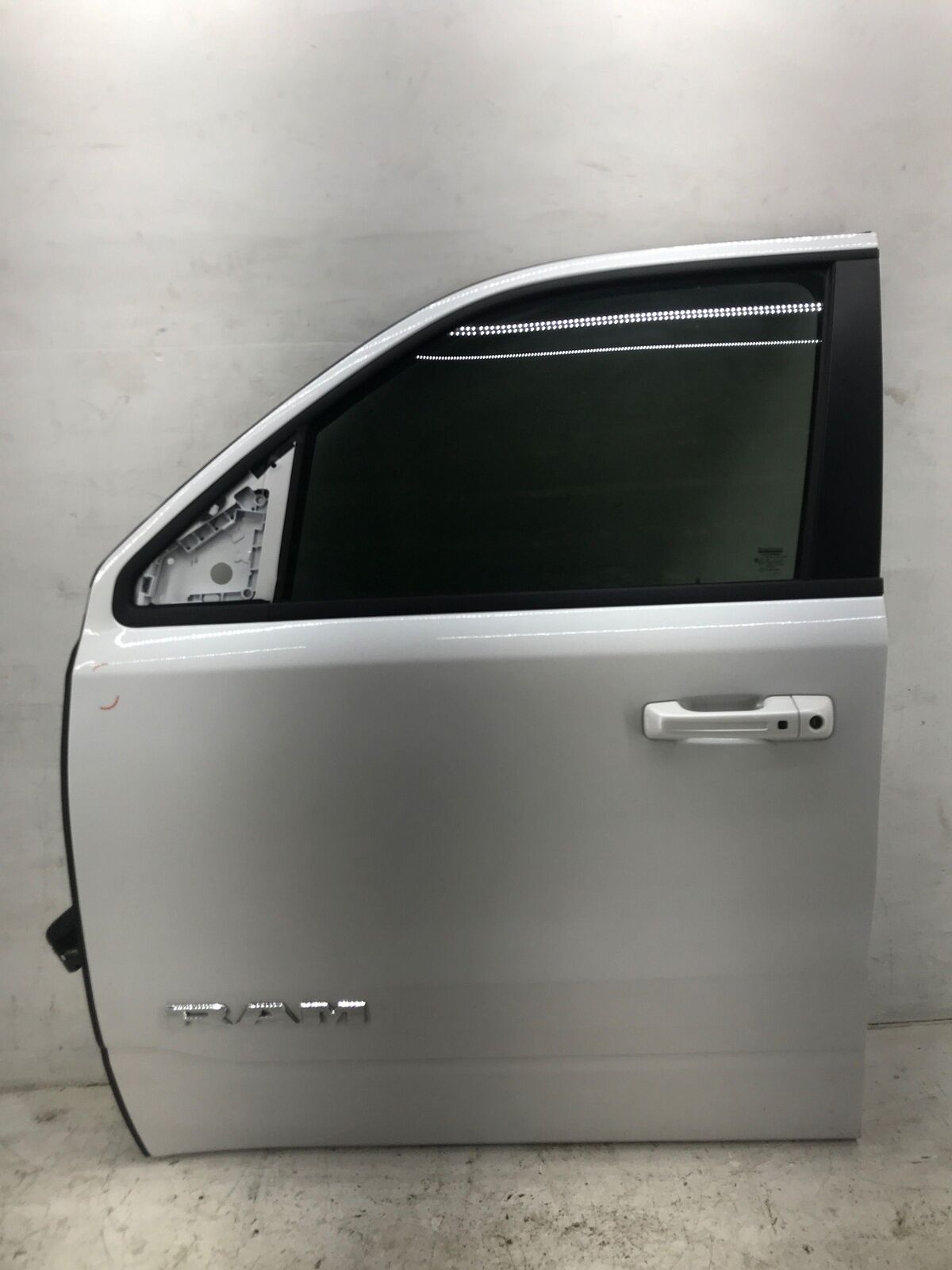 2019 - 2022 Ram 1500 Oem Front Left Driver Door Shell